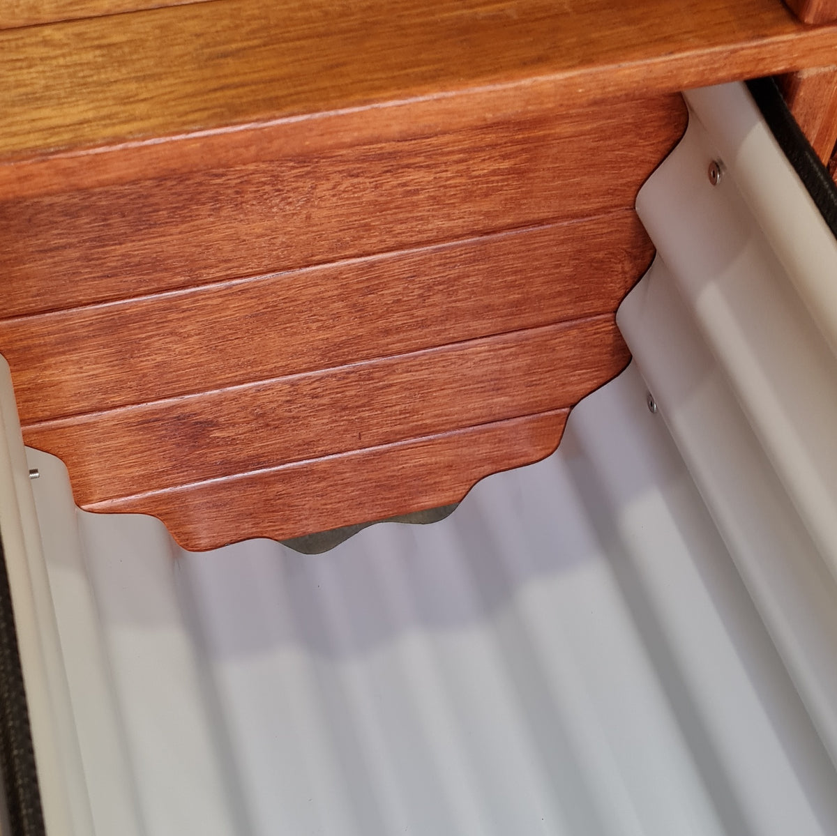 The Foxes Den – Mr Fox In A Box